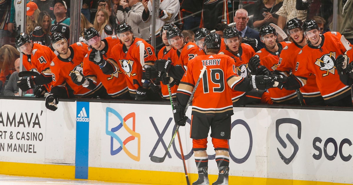 Terry scores 2nd goal in OT, Ducks rally to beat Kraken, 5-4 - CBS Los ...