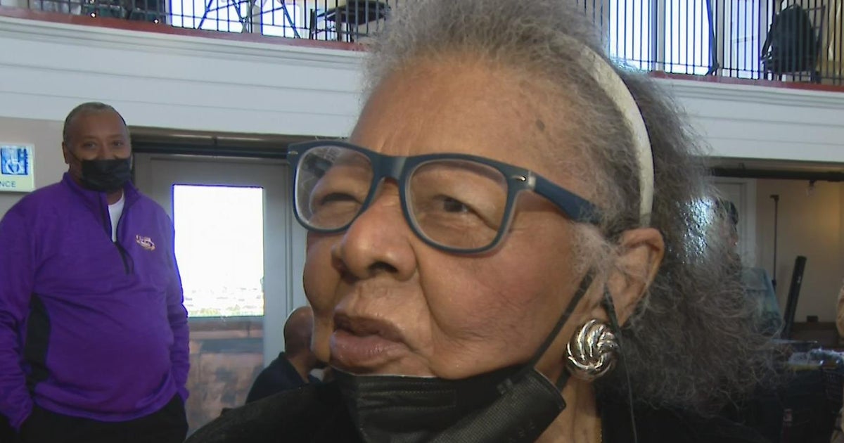 Chicago veteran Fannie Farmer turns 100 - CBS Chicago