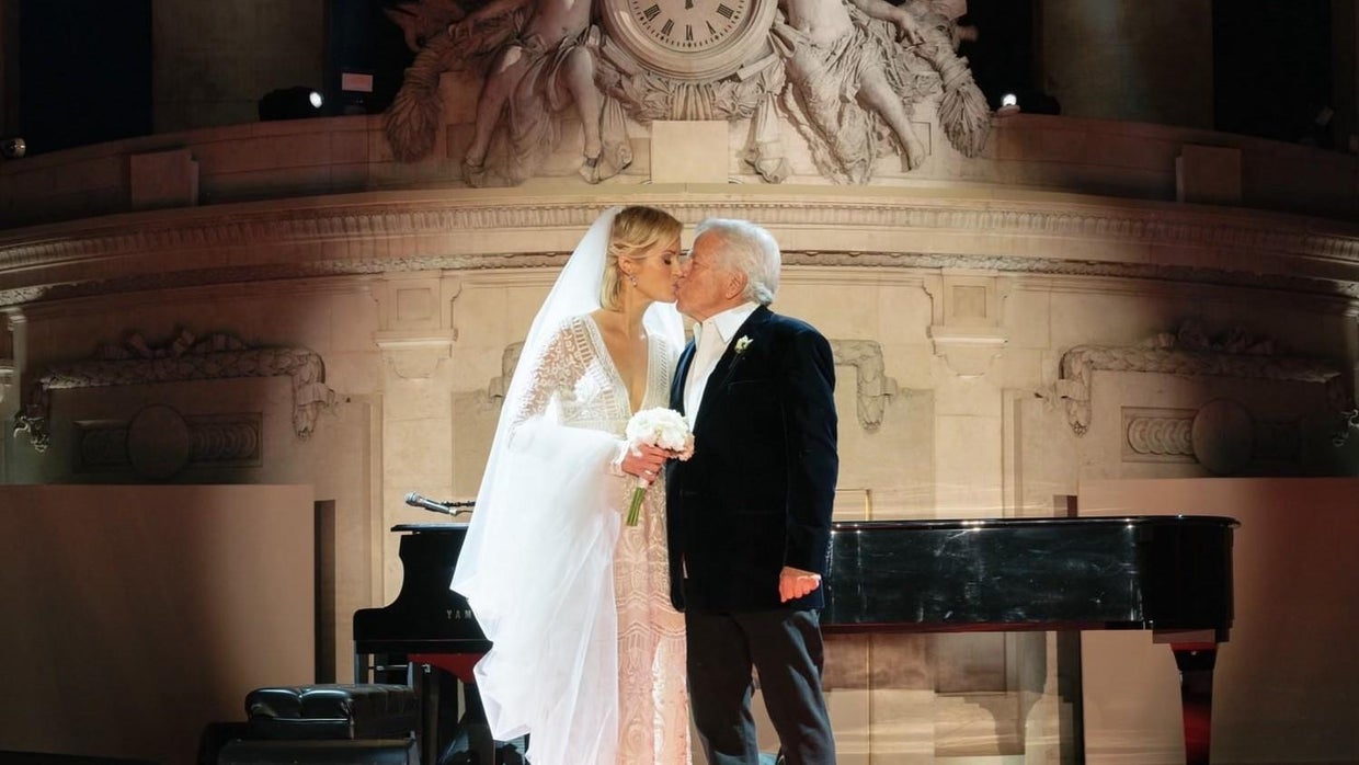 Patriots owner Robert Kraft married in surprise wedding in Manhattan - CBS Boston