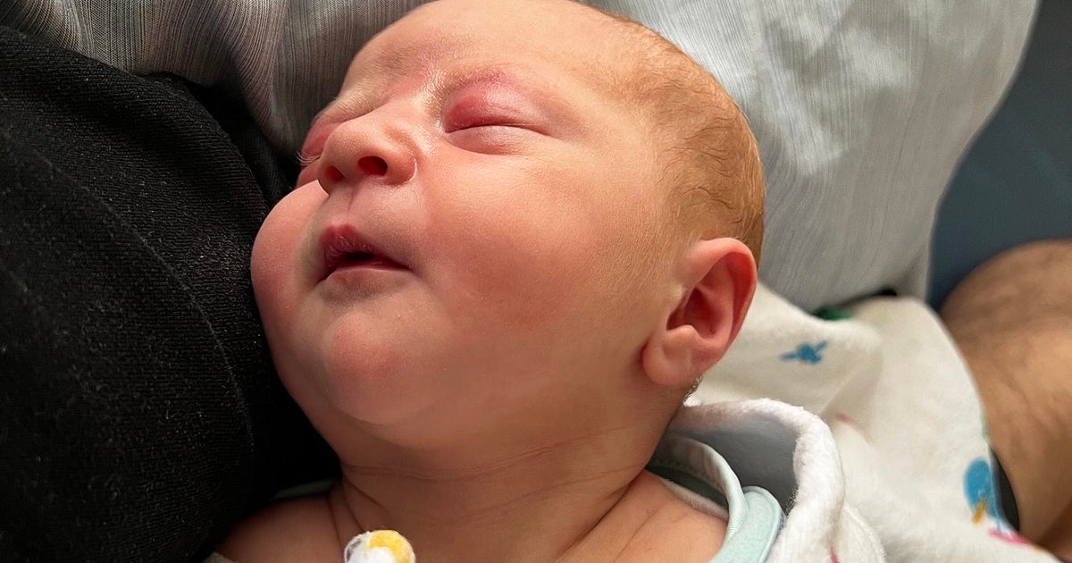 WBZ TV's Zack Green and wife Lauren welcome baby girl Skylar - CBS Boston