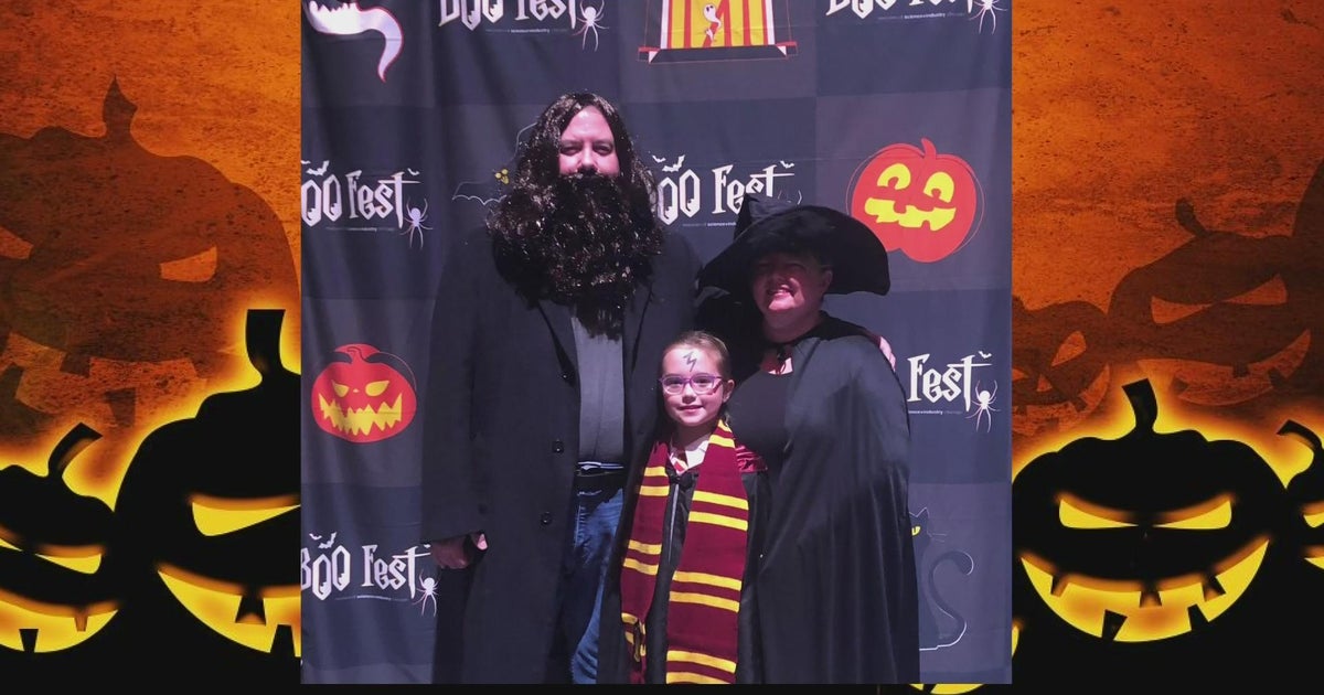 Halloween Photos: Harry Potter family - CBS Chicago