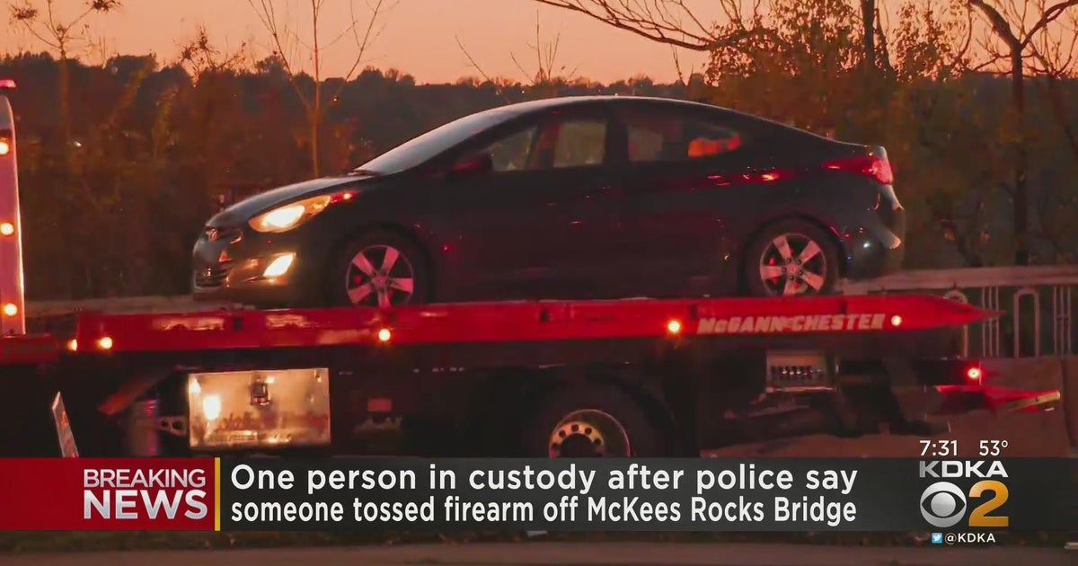 McKees Rocks Bridge temporarily closed after police say weapon tossed ... McKees Rocks Bridge temporarily closed after police say weapon tossed ...