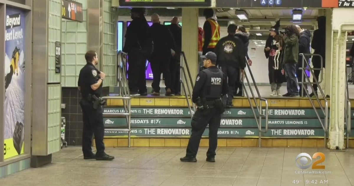 Stabbing in Times Square subway station - CBS New York