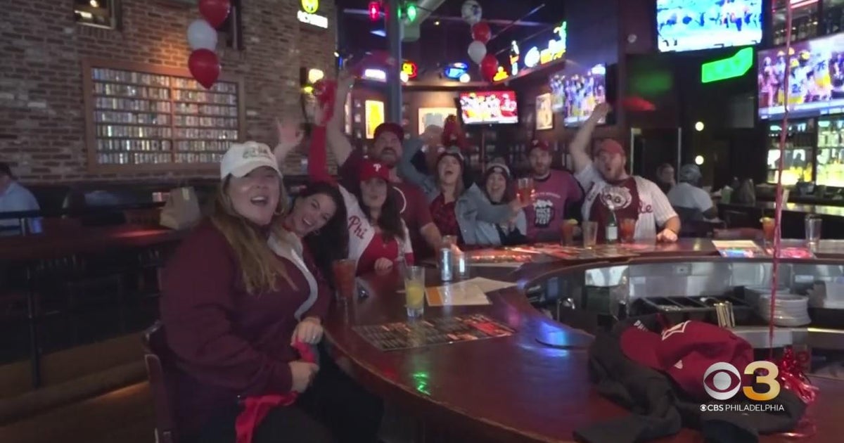 How will fans choose between WS, Eagles on Thursday night? - CBS ...
