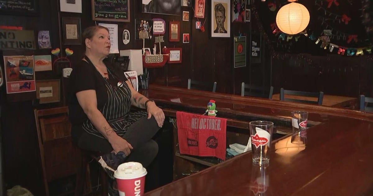 Busy sports night has Philadelphia bars facing conundrum - CBS Philadelphia