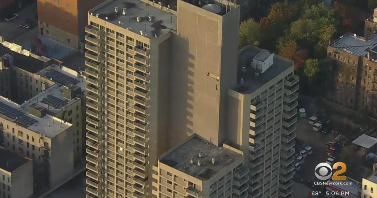 Façade collapses at complex in Crown Heights, Brooklyn - CBS New York