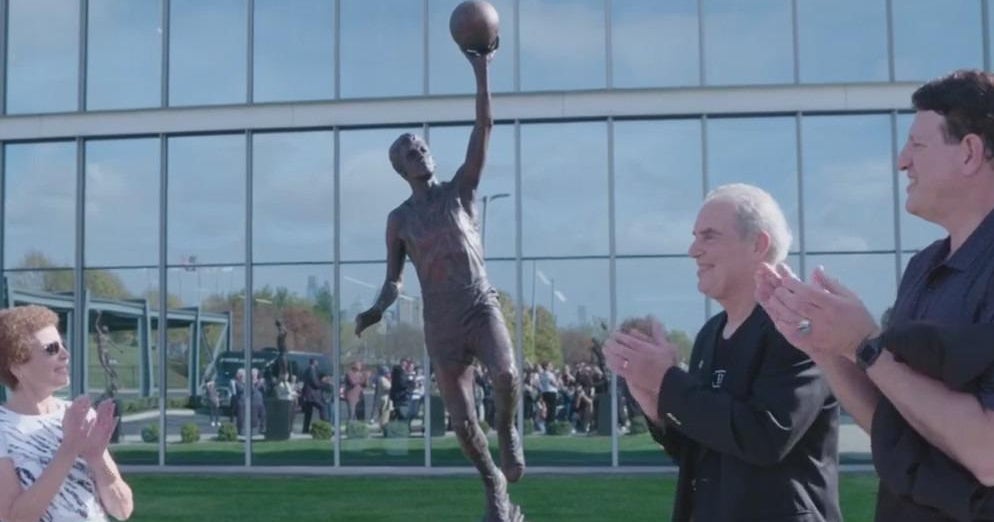 76ers add Dolph Schayes sculpture to Legend Walk - CBS Philadelphia