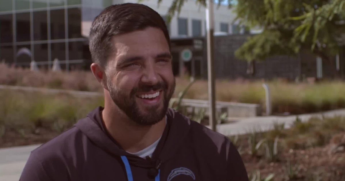 Josh Harris - Chargers Long Snapper - CBS Los Angeles