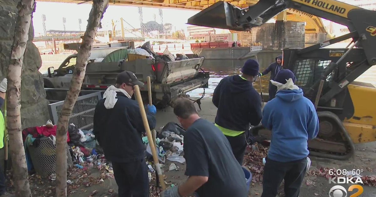 Pittsburgh clears homeless encampment along Allegheny River - CBS Pittsburgh