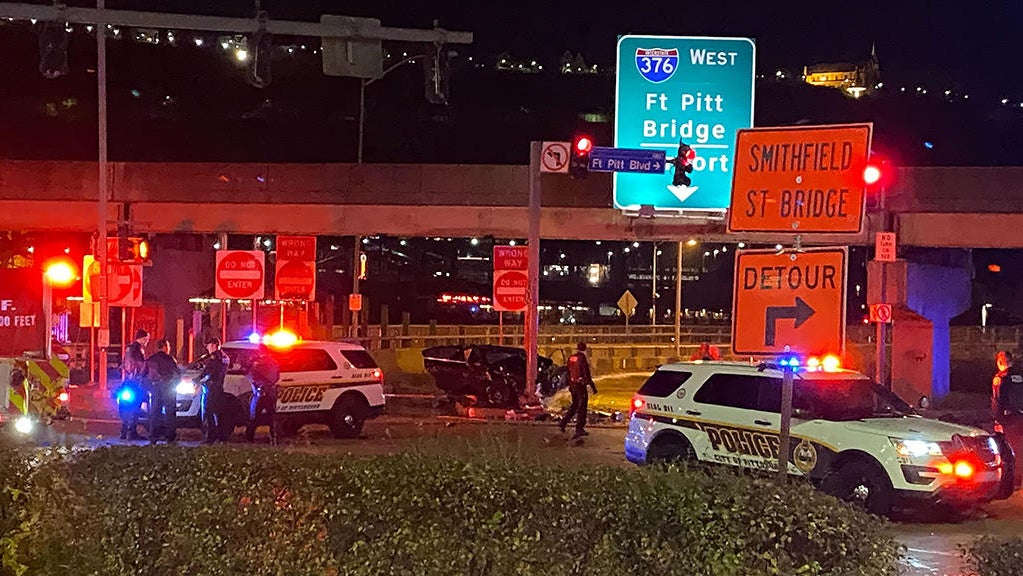 One person injured in violent Downtown Pittsburgh crash - CBS Pittsburgh
