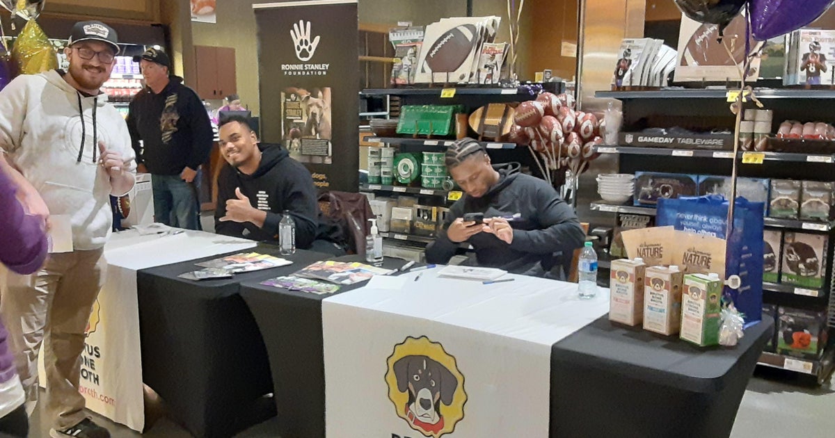 Ravens' Stanley, Drake show support for veterans with PTSD at ...