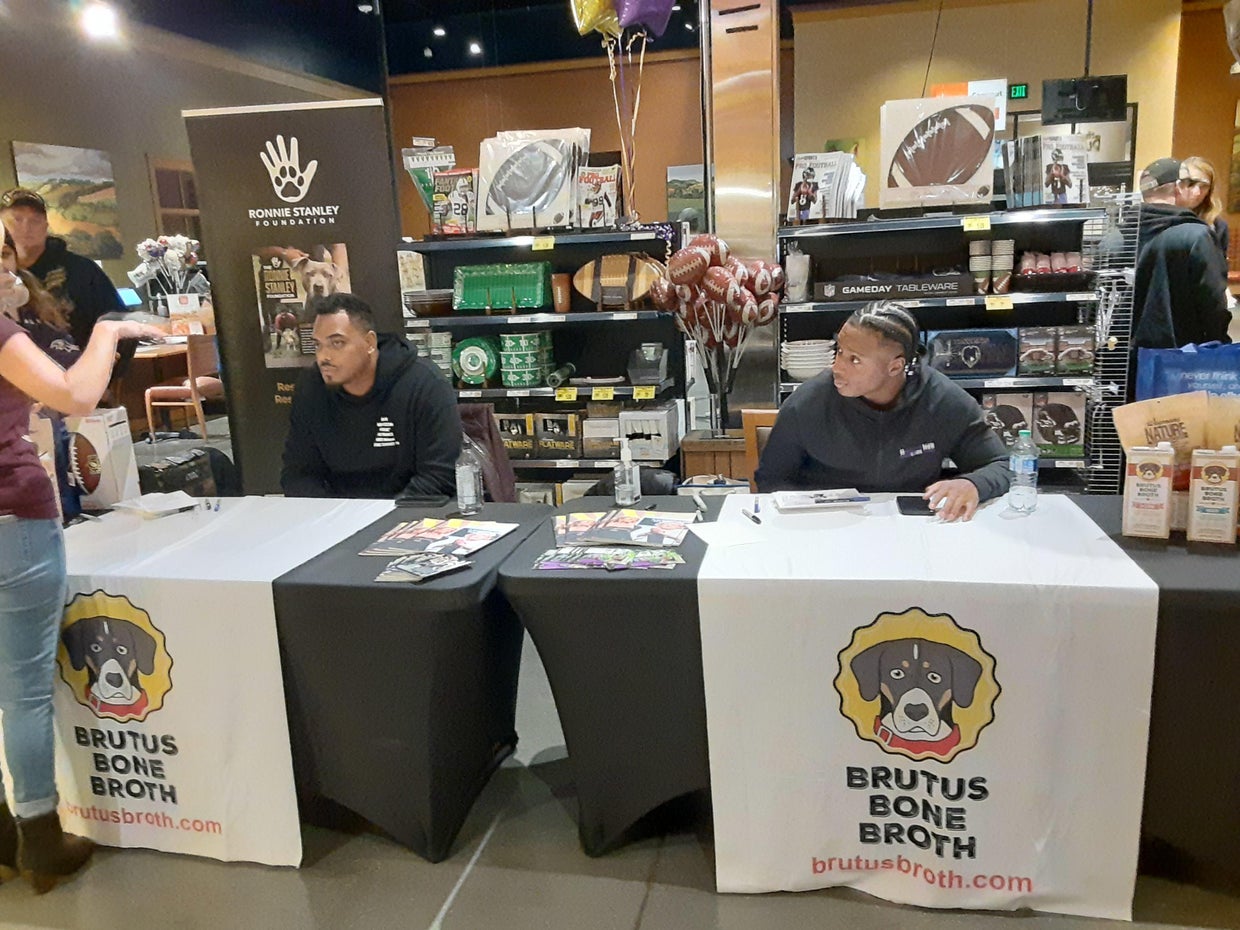 Ravens' Stanley, Drake show support for veterans with PTSD at ...