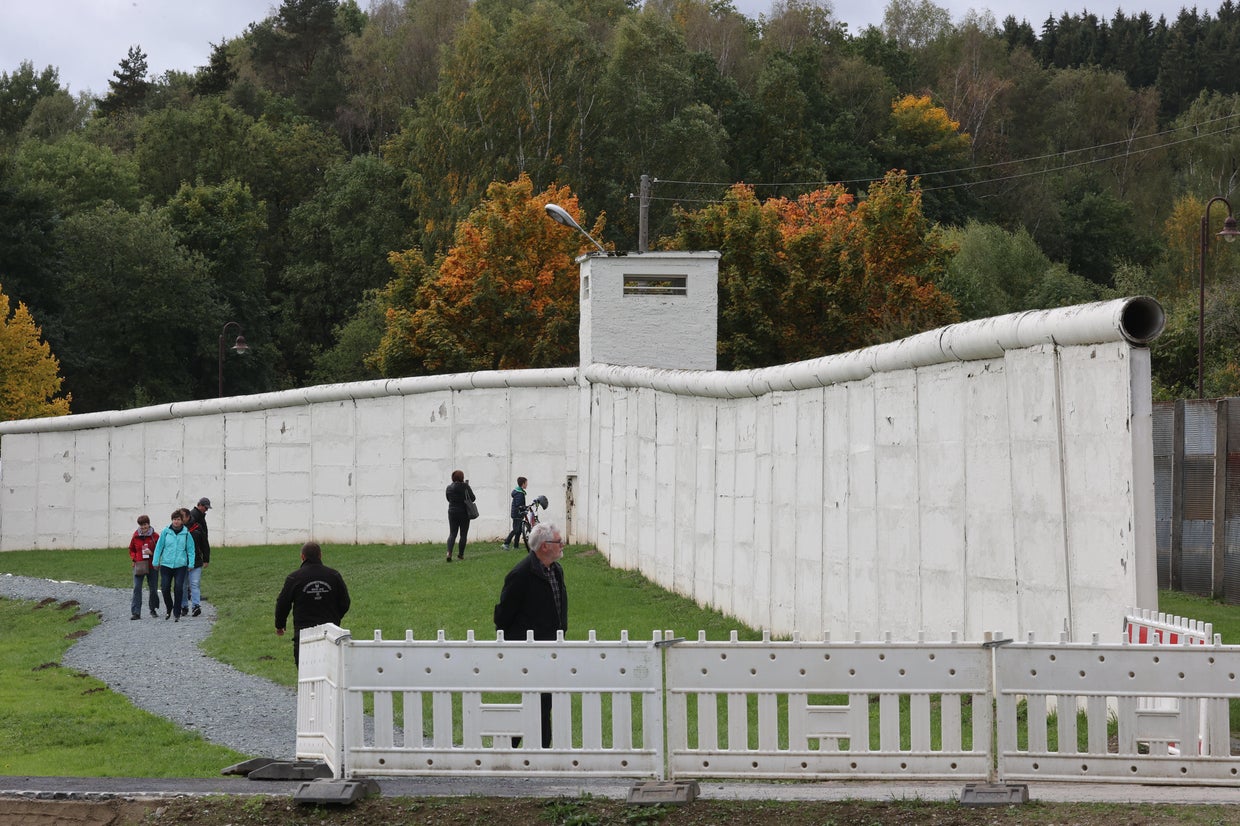 Strange border photos from around the world