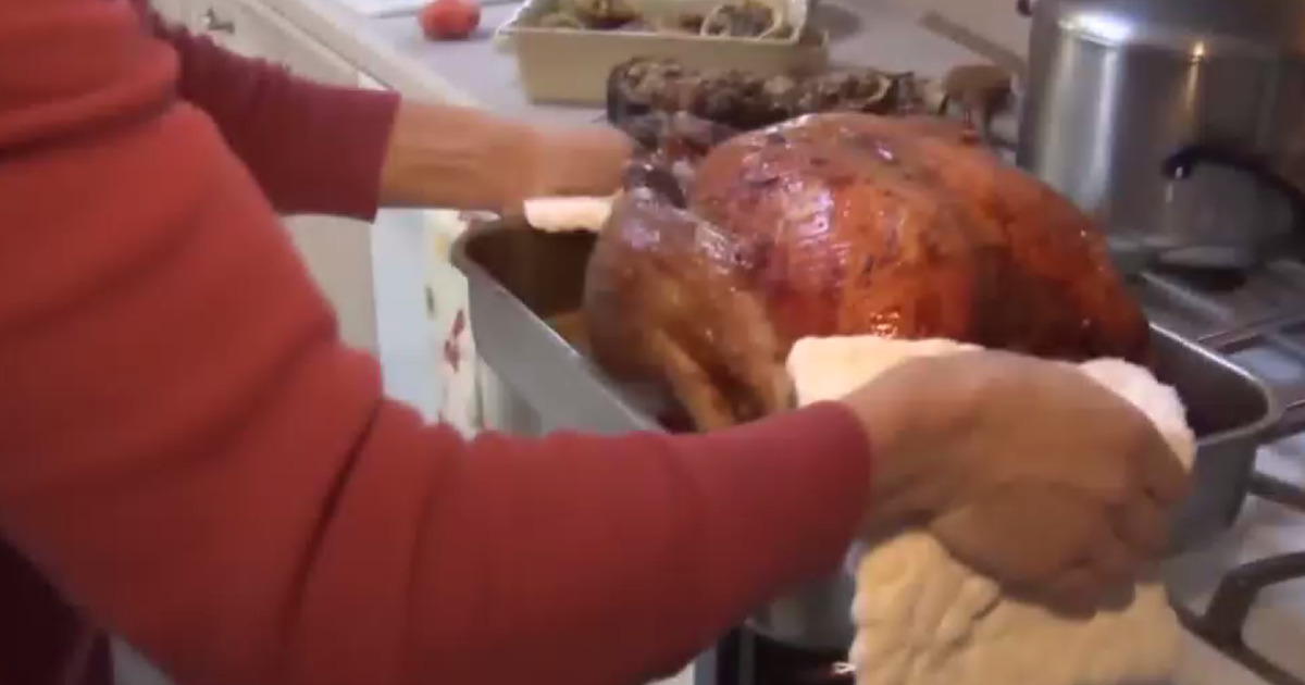 Tips on making traditional Thanksgiving meals healthier without ...