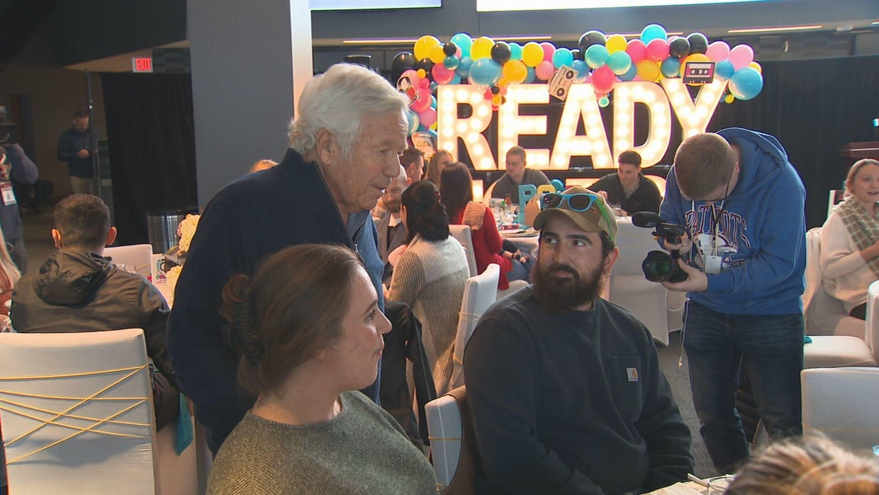 Operation Shower thanks military families with baby shower - CBS Boston