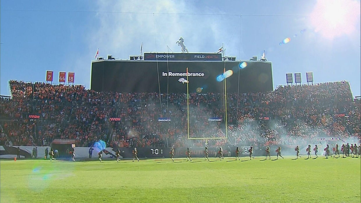 Denver Broncos hold moment of silence at Sunday's game to honor victims ...