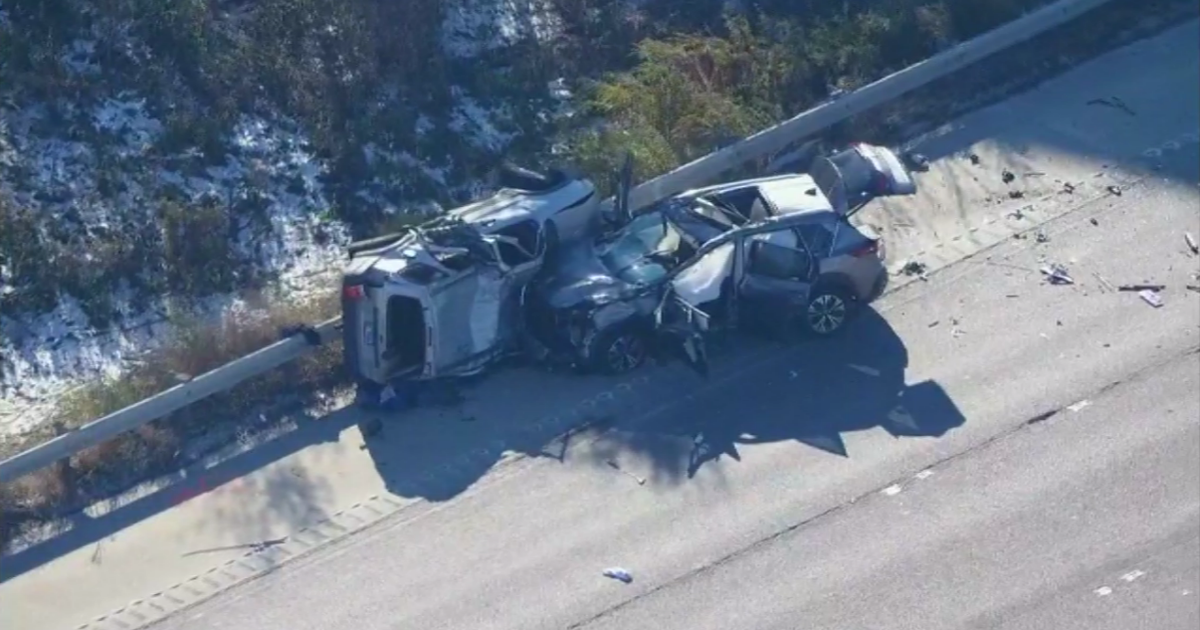 2 injured in Stevenson Expressway crash; inbound lanes reopened - CBS ...