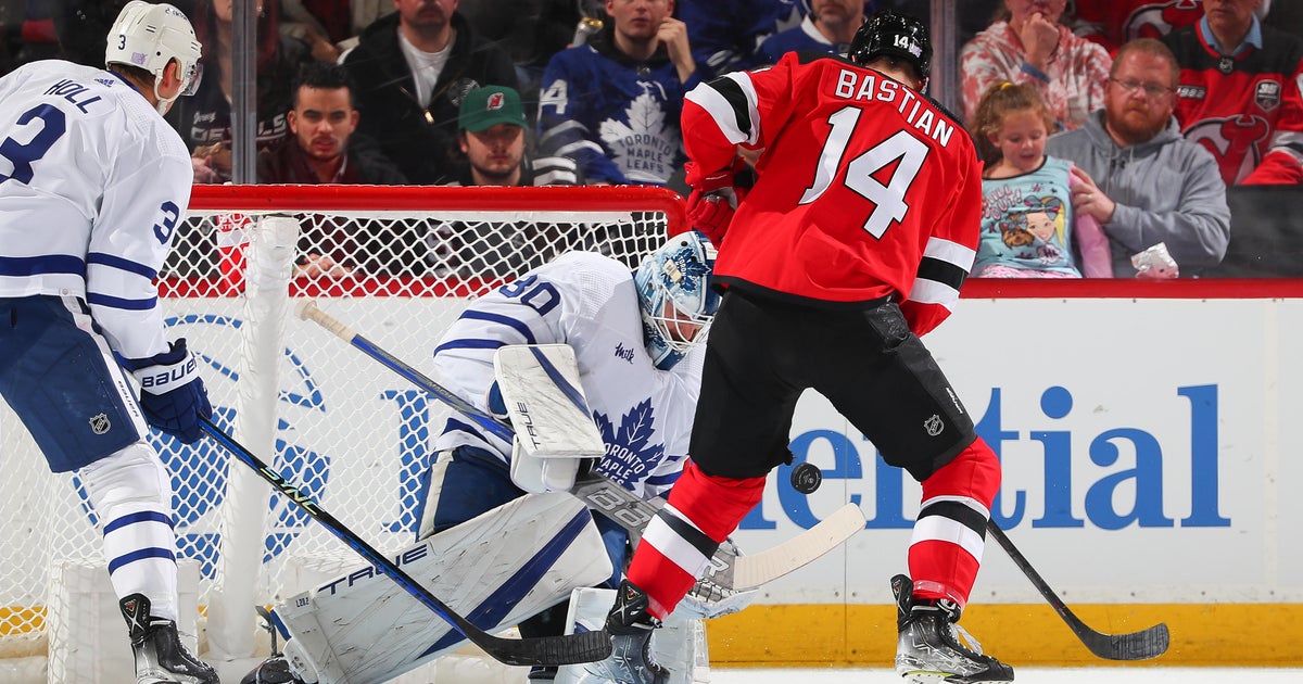 Devils' 13-game win streak halted in loss to Maple Leafs - CBS New York