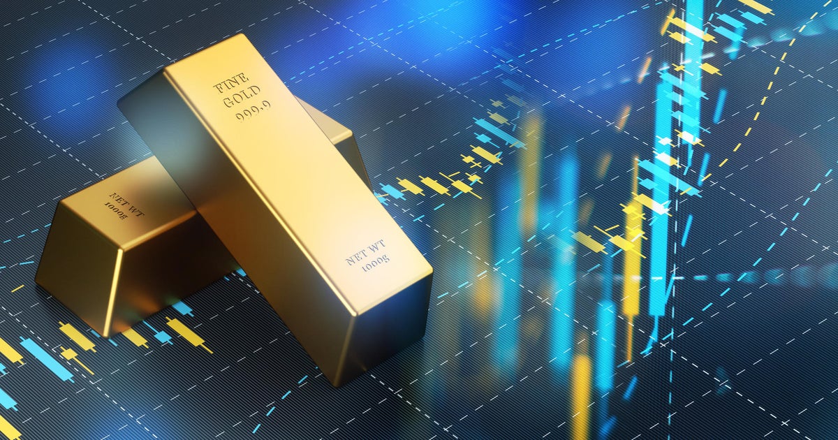 When should you invest in gold? - CBS News