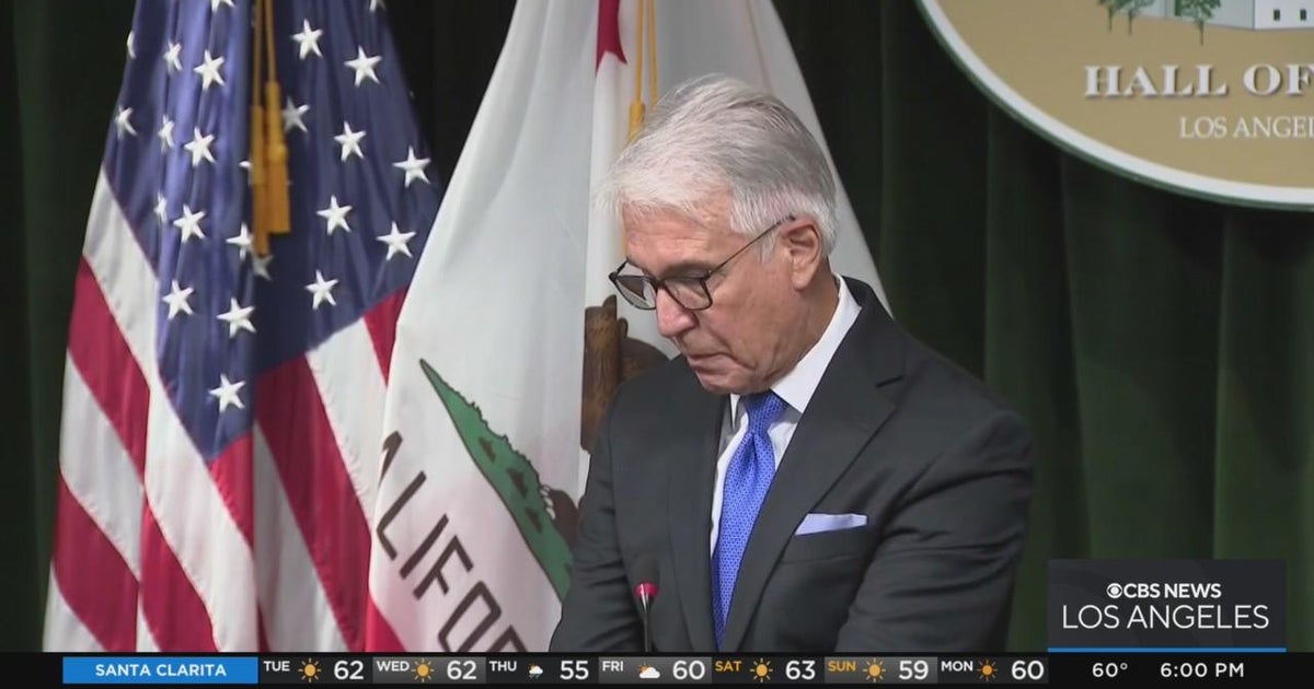 Officer's widow to file claim against LA County District Attorney ...