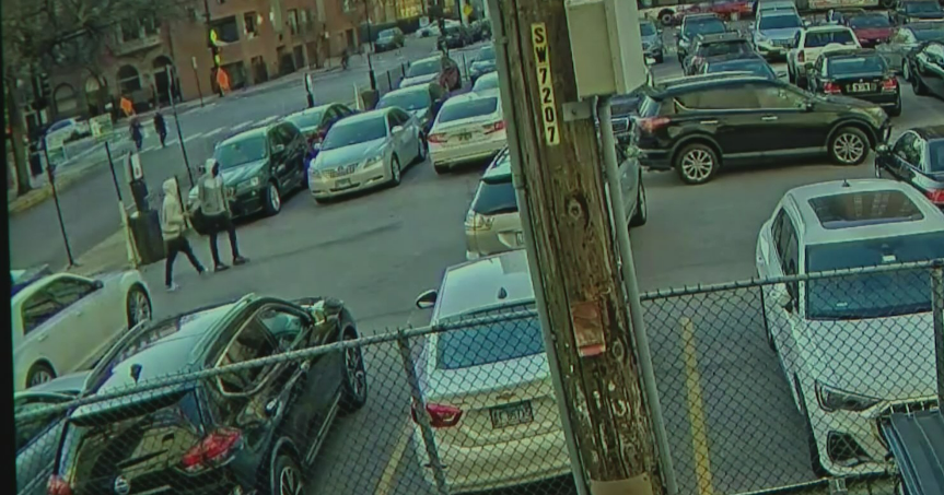 Cars, keys stolen at gunpoint from Gold Coast parking lot - CBS Chicago