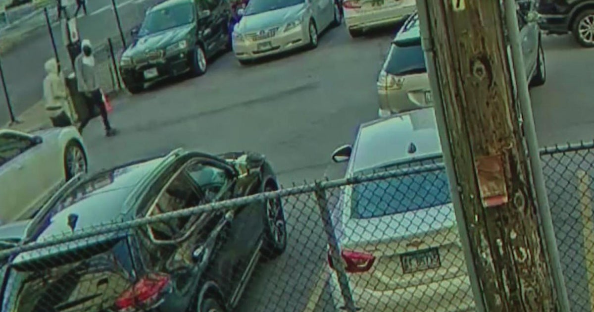 Armed robbers steal cars, keys from Gold Coast valet parking lot - CBS ...