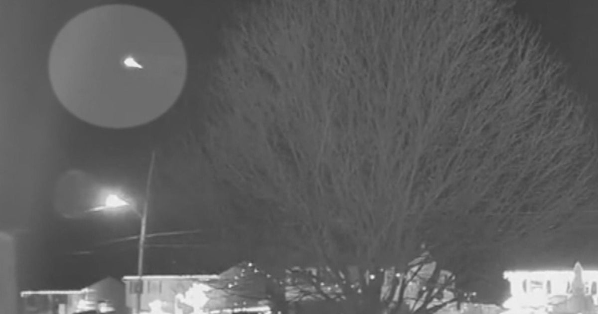 WATCH: Pa. cameras spot meteor lighting up the night sky - CBS Philadelphia