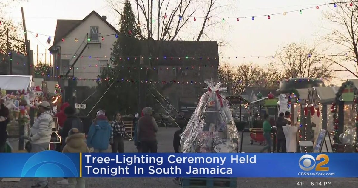Tree-lighting ceremony held in South Jamaica, Queens - CBS New York