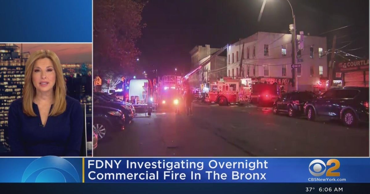 Commercial building catches fire in the Bronx - CBS New York