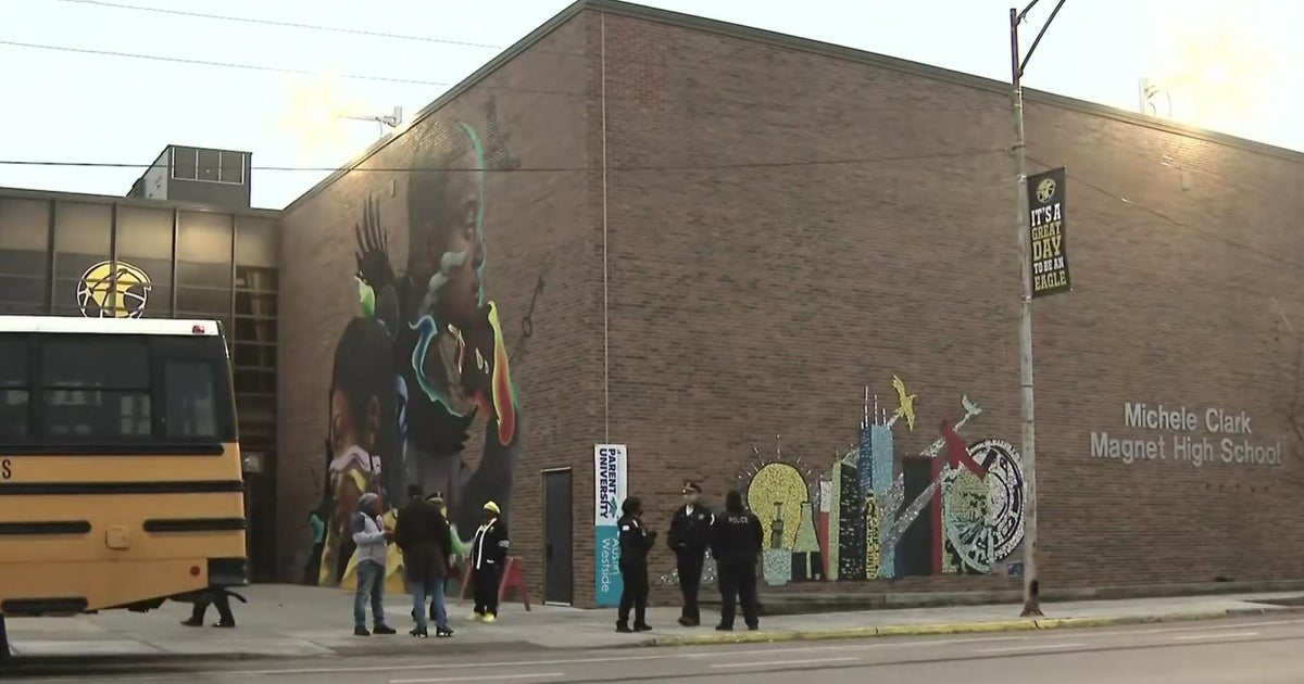 Counselors, CPD officers at Michele Clark after shooting death of 15 ...