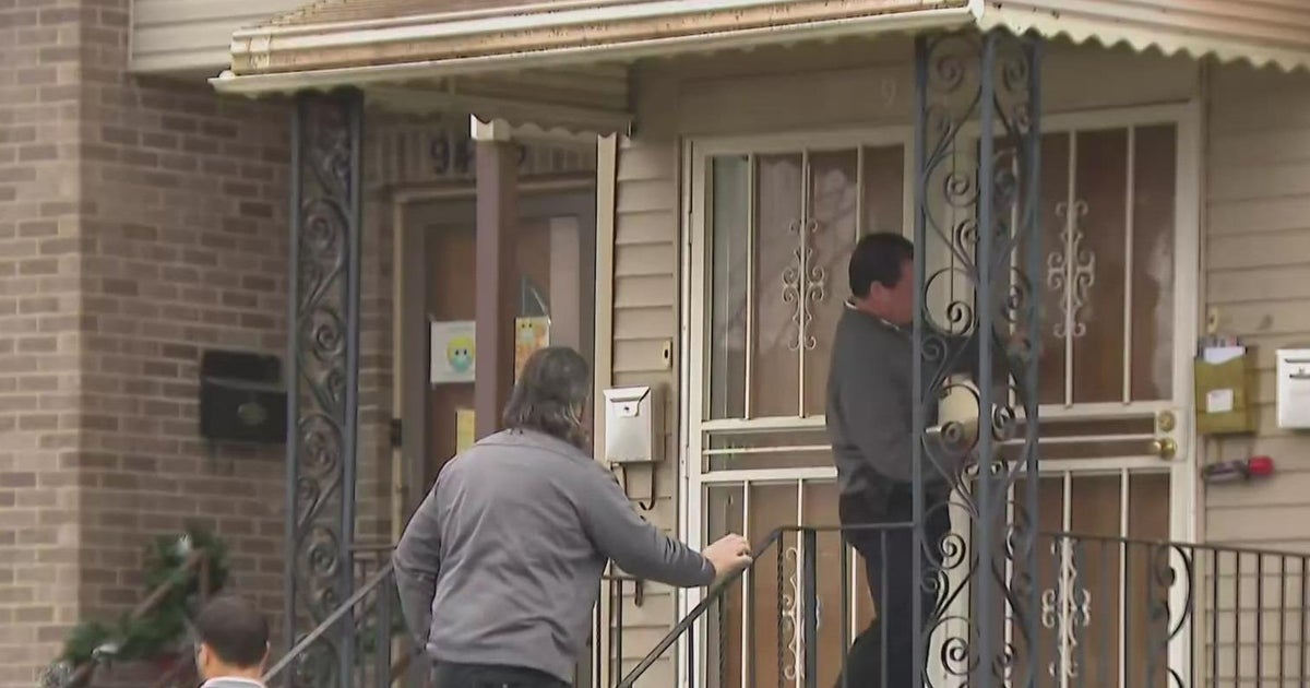 Chicago police investigate after woman shot, killed with her own gun ...