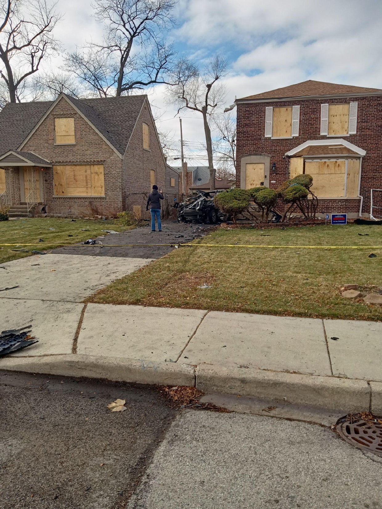 Car explodes in Chicago's Morgan Park neighborhood - CBS Chicago