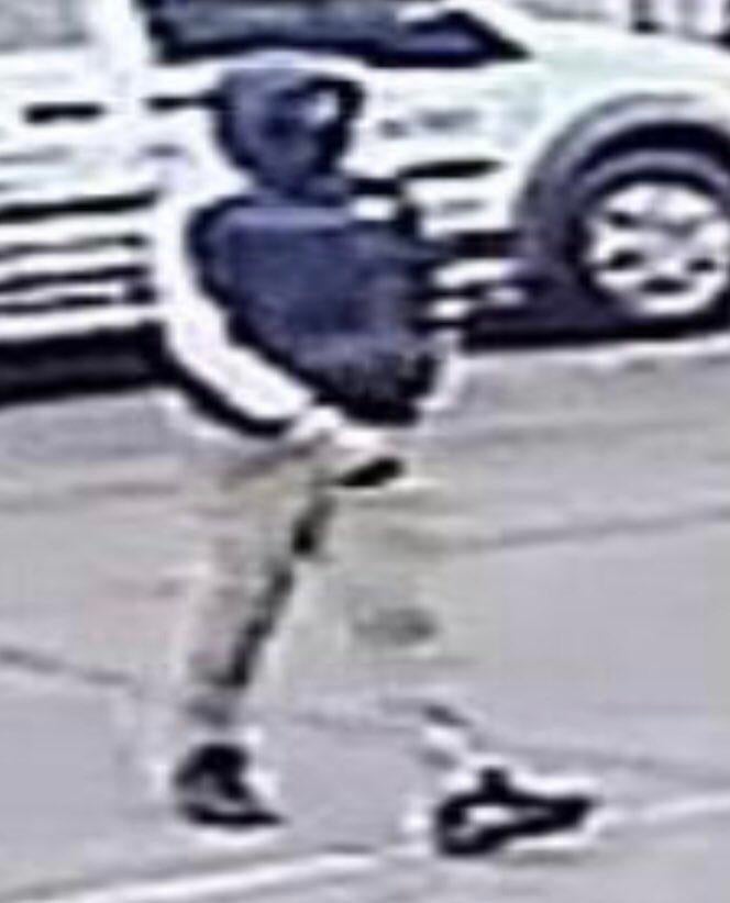 Police issue alert about robber who leaves in U-Haul - CBS Chicago