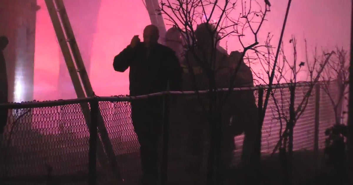 Firefighters battle heavy smoke, flames in Skokie fire - CBS Chicago