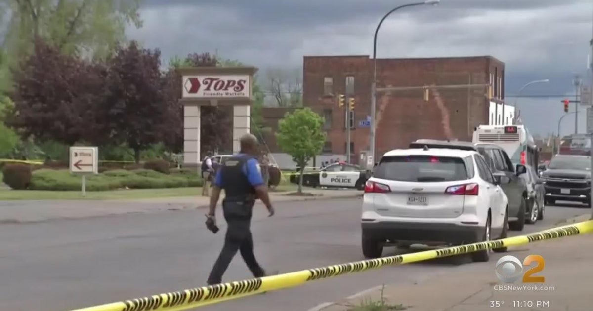 Gunman in deadly Buffalo supermarket shooting seeks federal plea deal ...