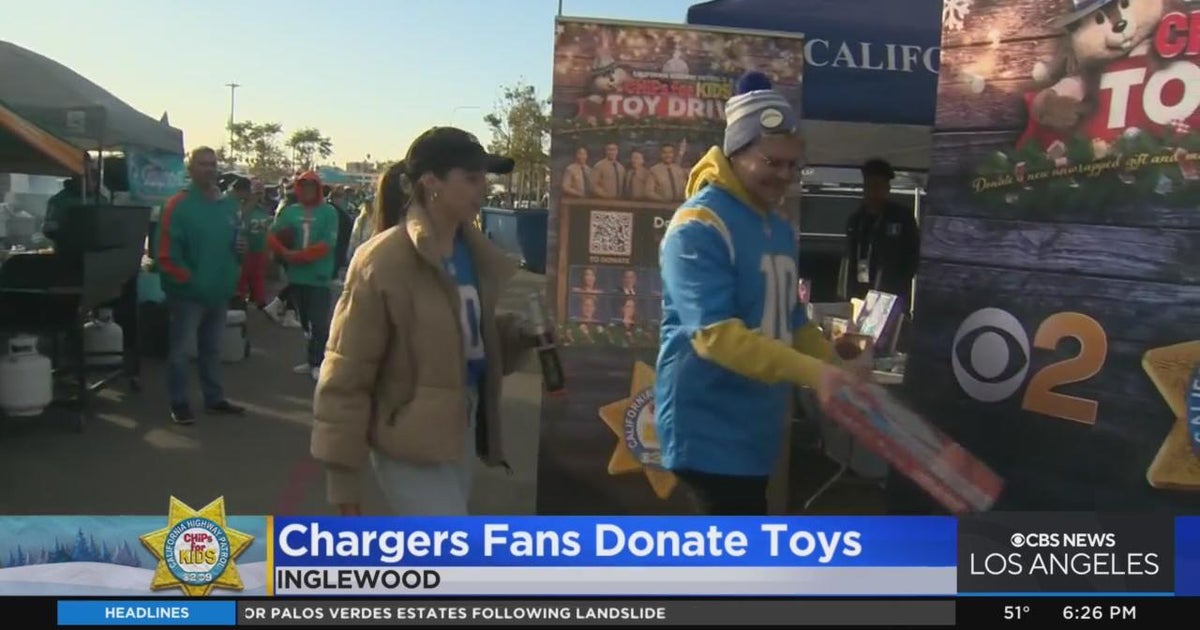Chargers fans show up in force at SoFi Stadium to donate to CHiPs For ...