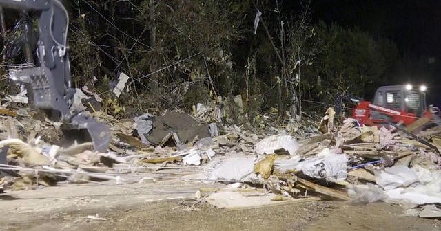 Monster storm system moves across U.S. spawning deadly tornadoes ...