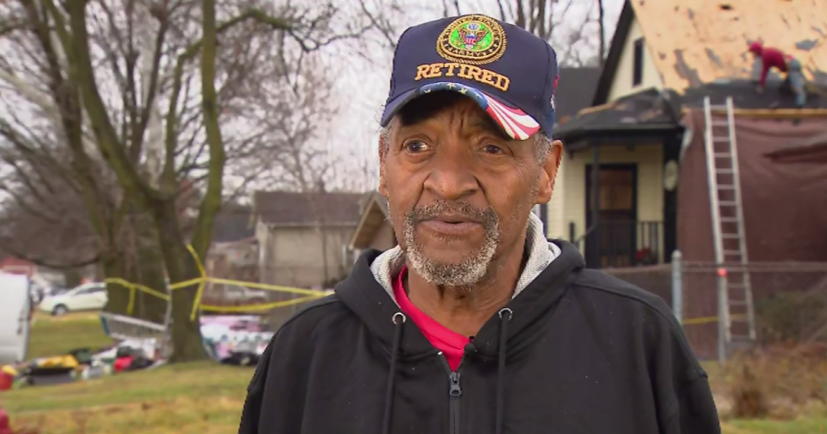 Army veteran gifted new roof on his Chicago home - CBS Chicago