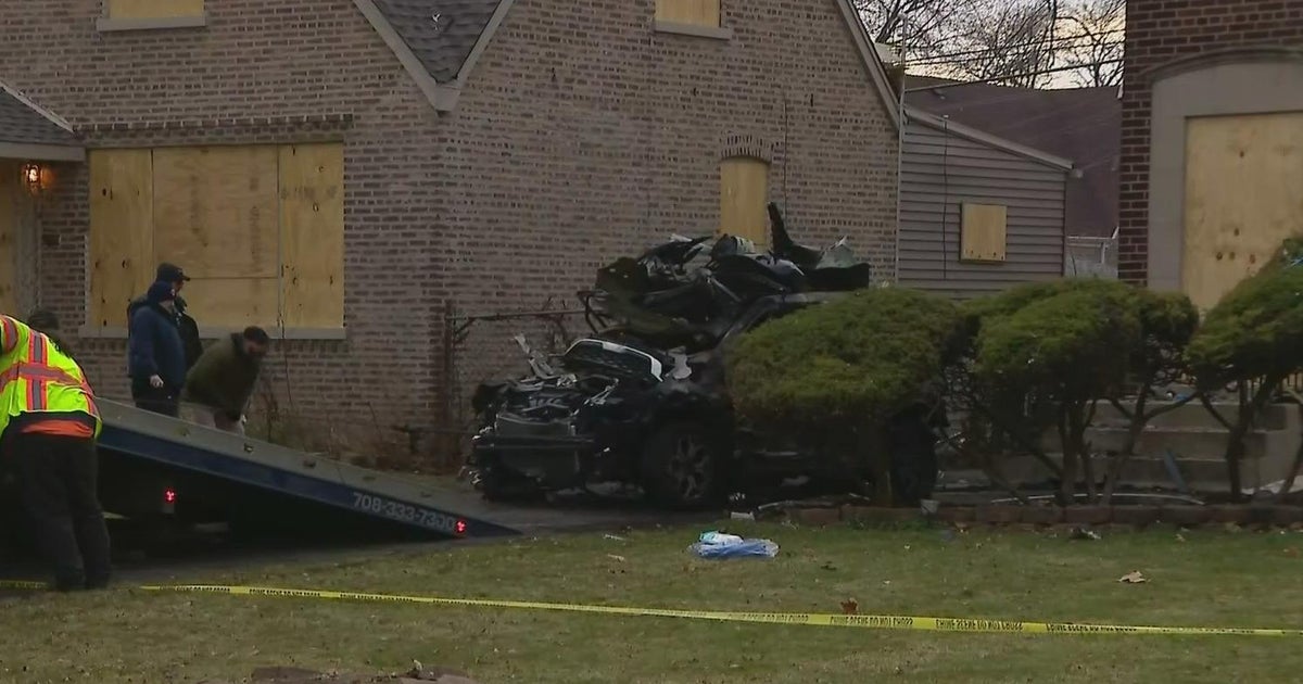 Suspect charged with arson after car explosion - CBS Chicago