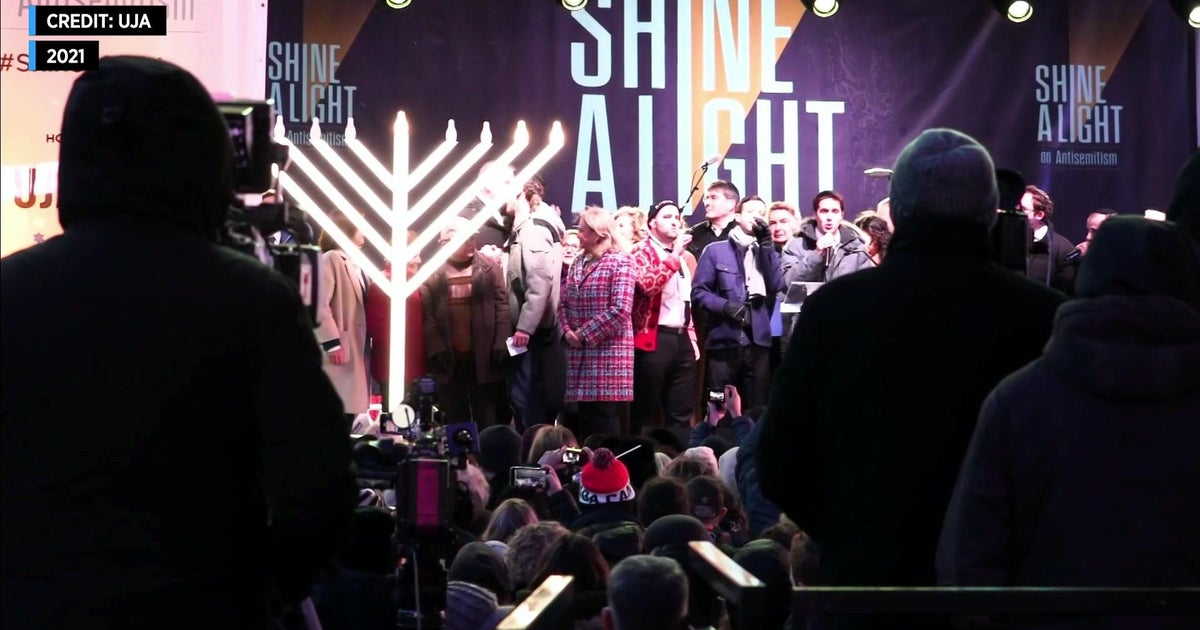 Celebrations underway as Hanukkah begins Sunday night - CBS New York