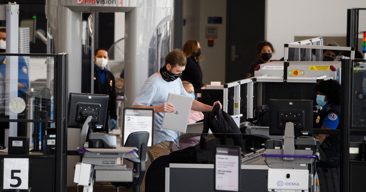 TSA confiscates record number of firearms at security checkpoints - CBS ...