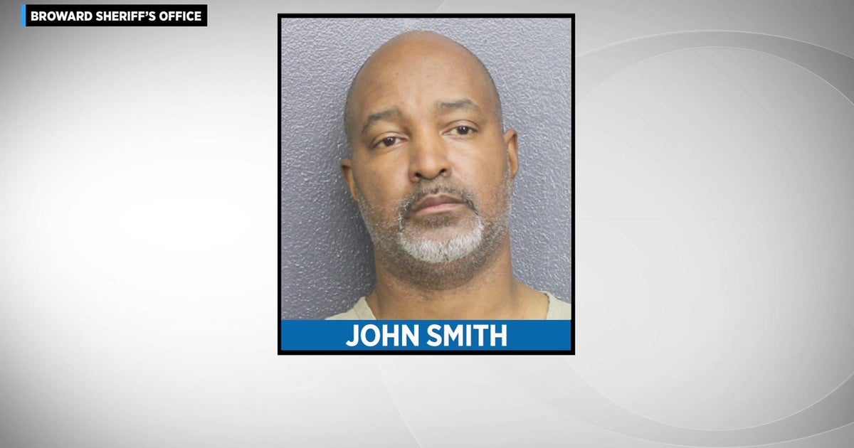 West Broward High School aide accused of inappropriately touching two students - CBS Miami