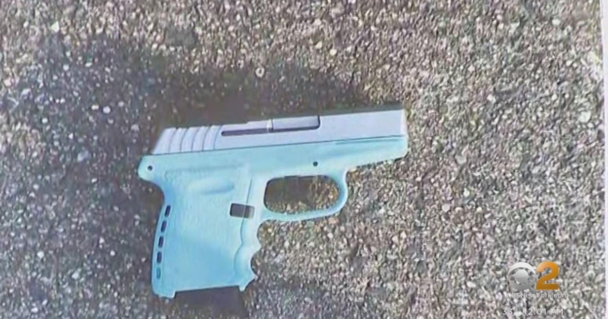 Nypd Officer Shot In Foot During Struggle With Suspect Cbs New York