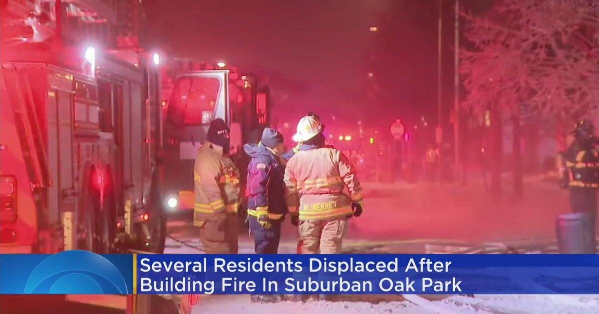 Residents evacuated after Oak Park fire - CBS Chicago
