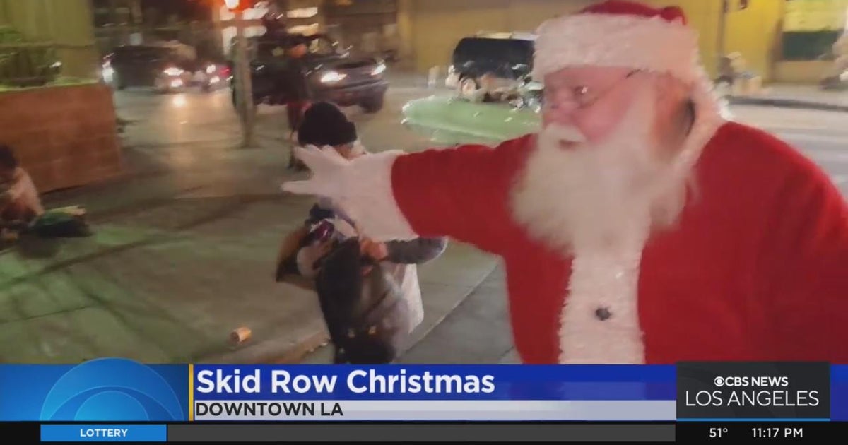 Santa hands out tents, supplies in Skid Row for Christmas - CBS Los Angeles