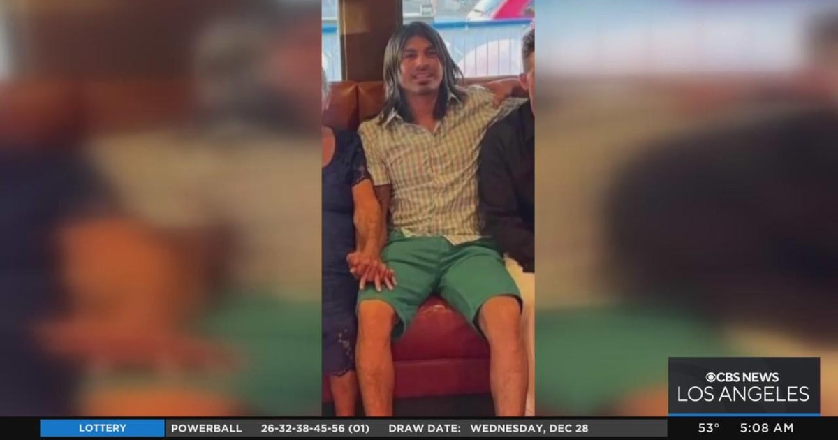 No suspect, no motive in fatal Valley Glen shooting - CBS Los Angeles