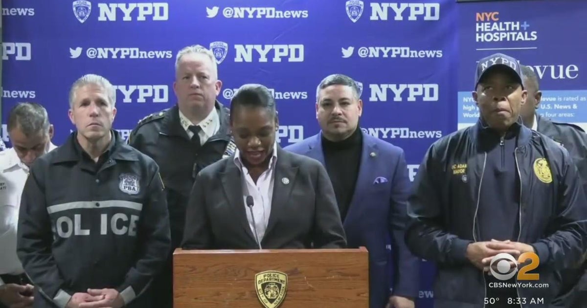 NYPD officers attacked with machete near Times Square on New Year's Eve ...