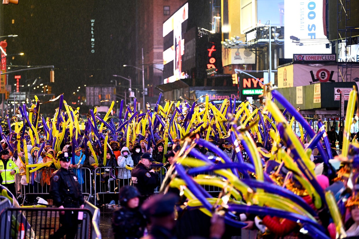 Thousands brave the rain to ring in 2023 in Times Square
