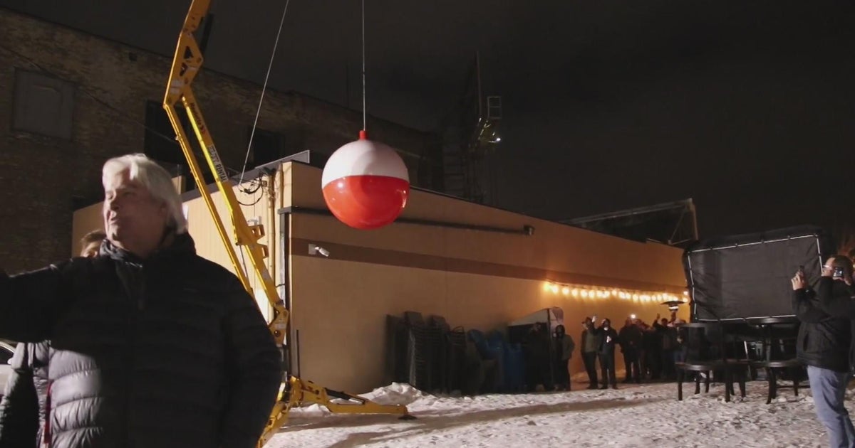 Giant bobber drop in St. Paul rings in new year - CBS Minnesota