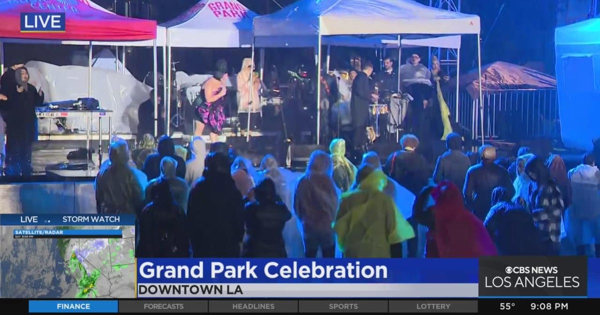 Crowds gather in Downtown LA for annual NYE Celebration at Grand Park ...